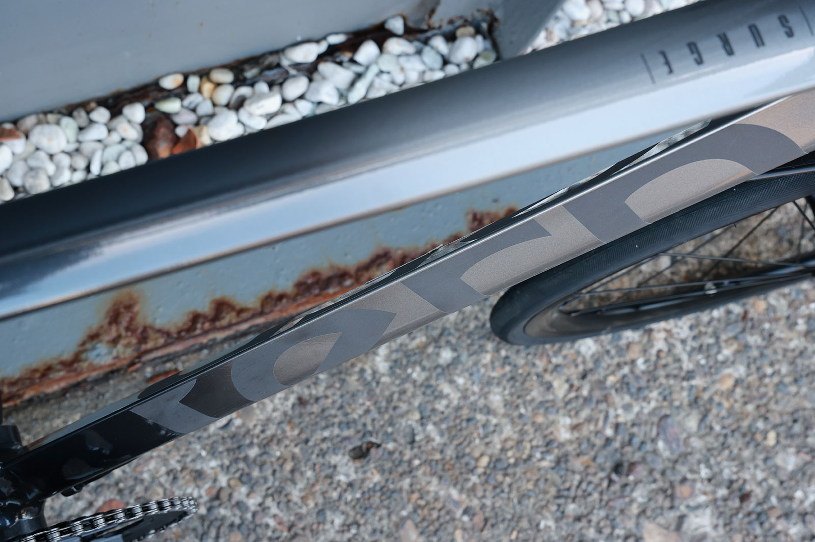 【Limited Color】~Roji Bikes 限定カラーシリーズ第七弾~ アーバンスポーツクロスオーバー「SURGE」より登場 ...